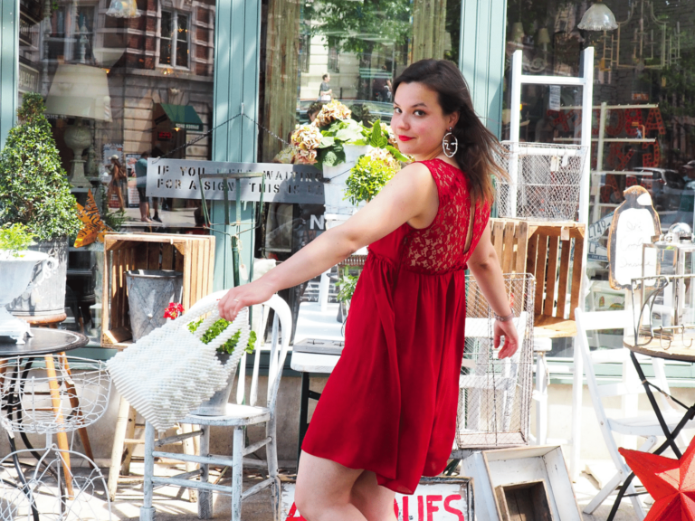 Astuces : Comment porter une robe rouge