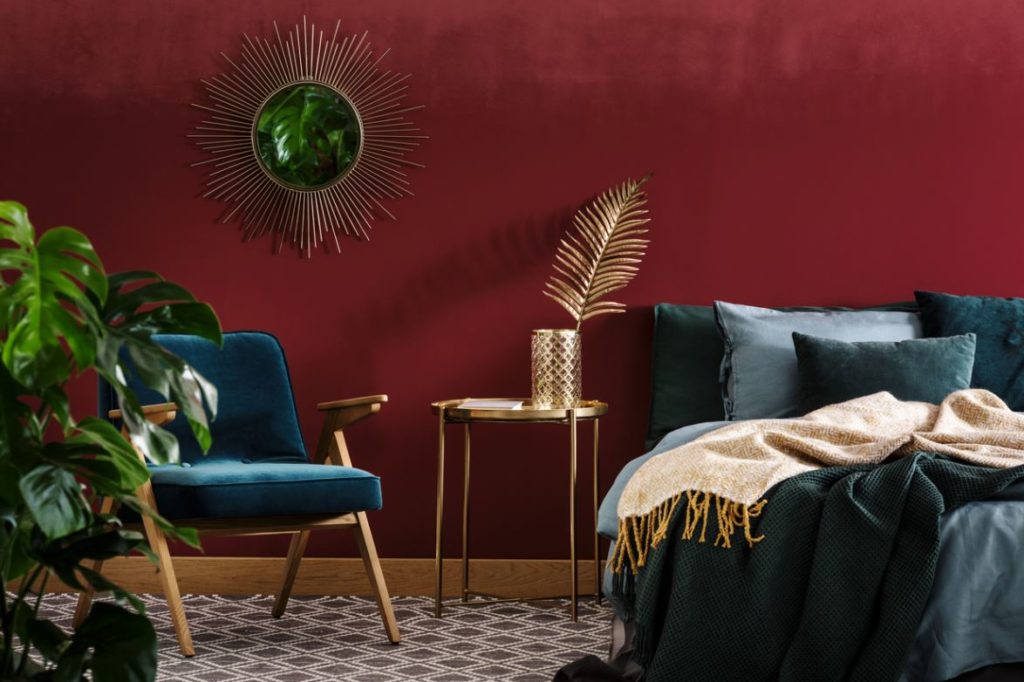 Astuces : Quelle couleur associer avec du rouge bordeaux