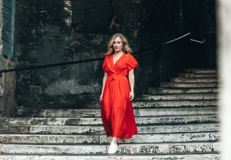 Astuces : Quelle couleur de chaussure avec une robe lilas